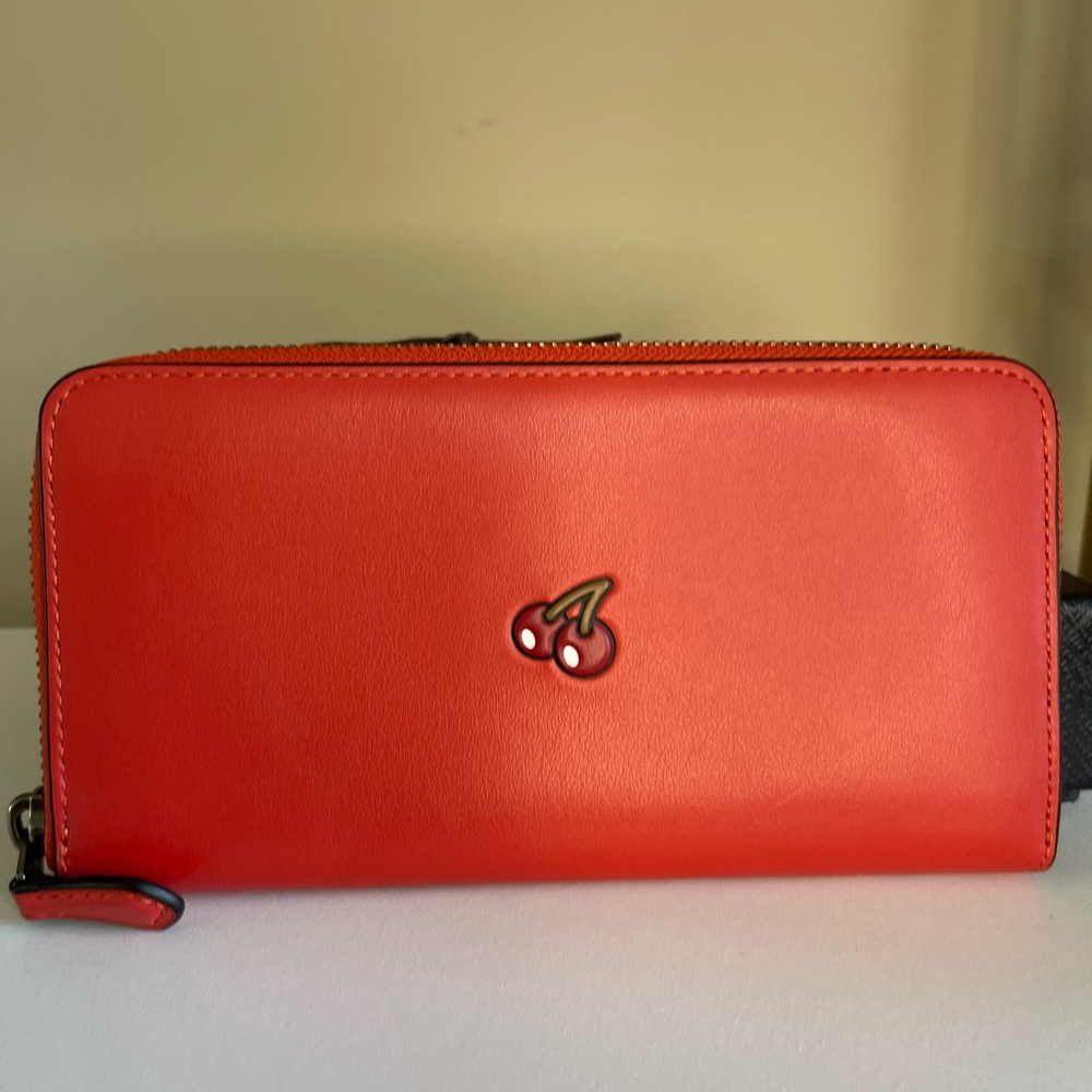 Coach Limited Edition Pac Man Cherries Zippy Wallet N… - Gem